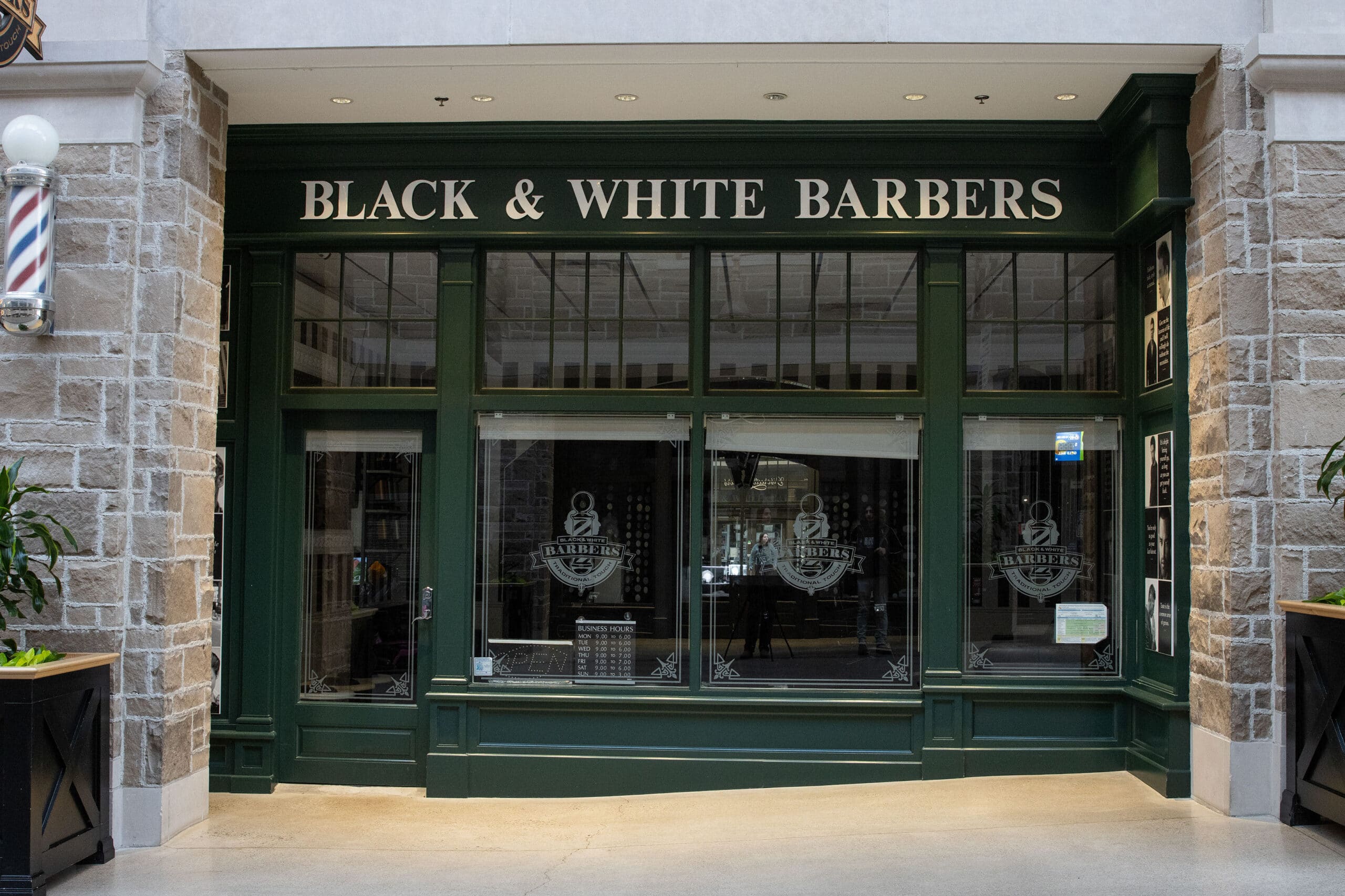 Black & White Barbers - Downtown Guelph